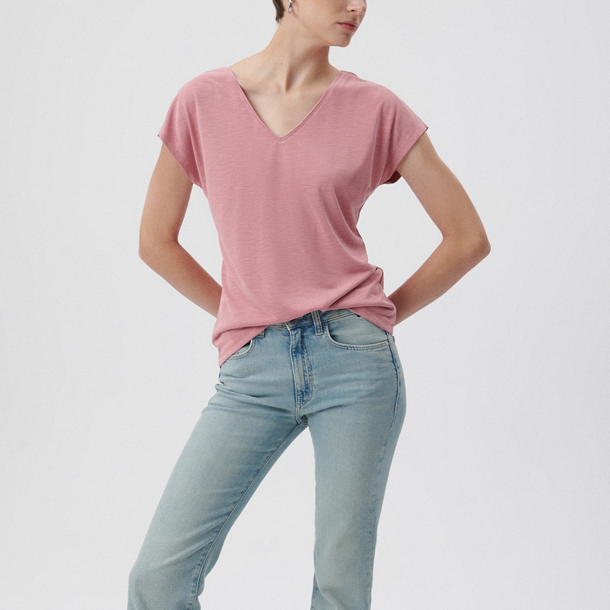 Lux Touch V Yaka Pembe Basic Tişört Fiyatları | Flo
