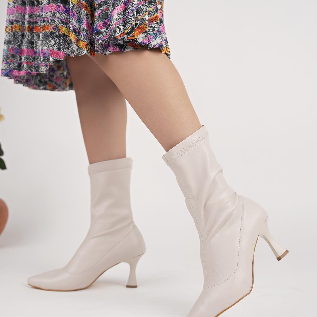 Diamond Garantili Kadın Streç Bilekli Orta Boy Topuklu Bot Fiyatları | Flo