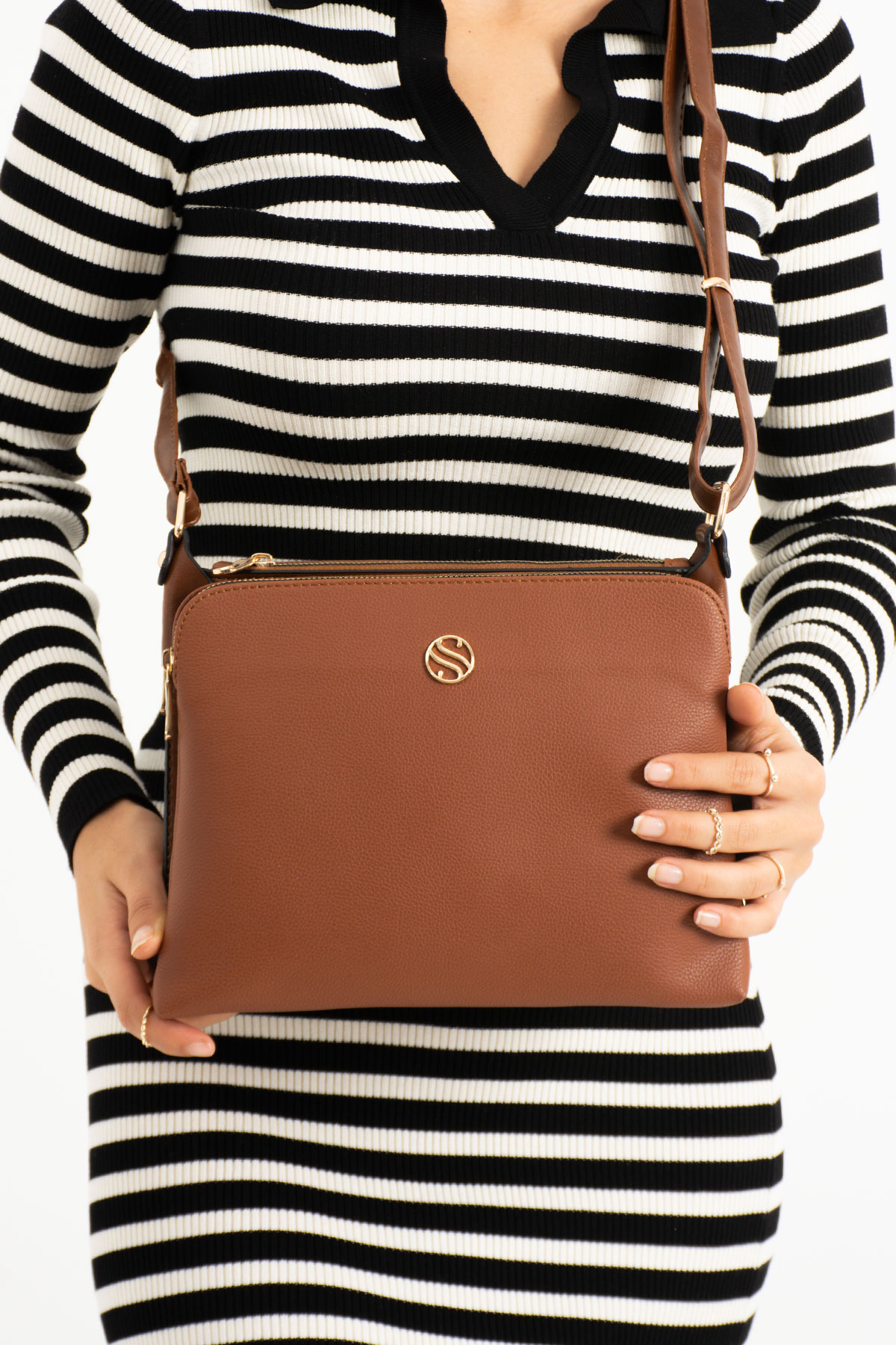 byHAKAN SN 1329 RAVEN KADIN OMUZ ÇANTASI TABA 201101273 | Flo