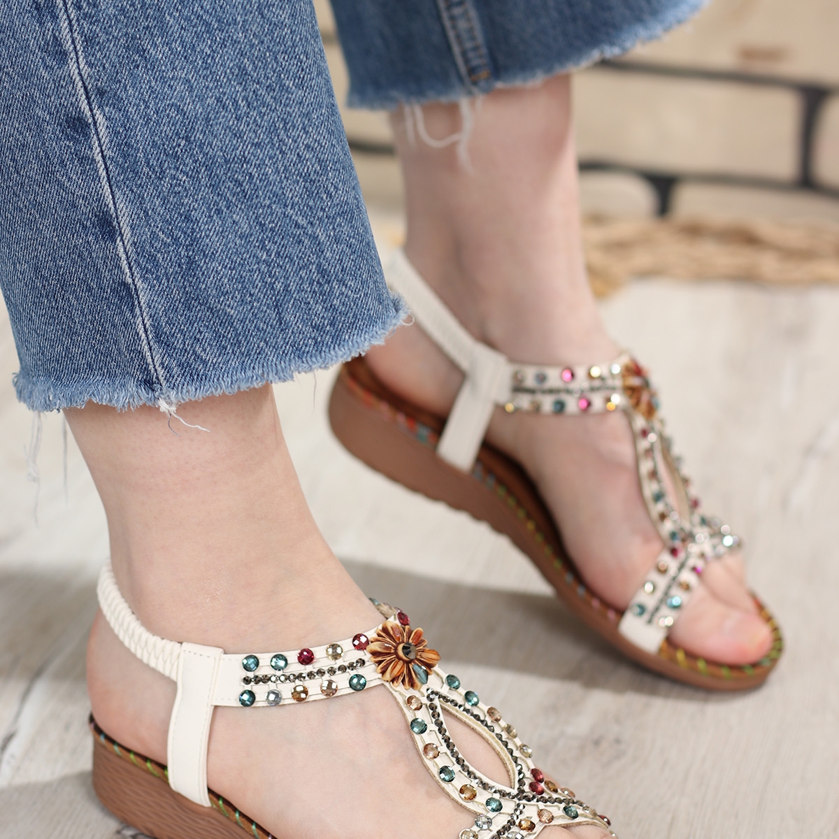 Gj Shine Anatomik Taş Detaylı Lastikli Kadın Sandalet Fiyatları | Flo