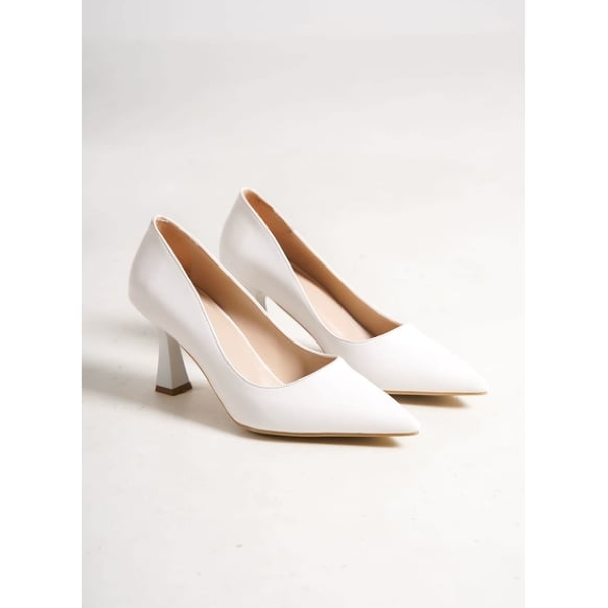 New Angel 320 Kadın Klasik Kısa Topuk Stiletto Fiyatları | Flo