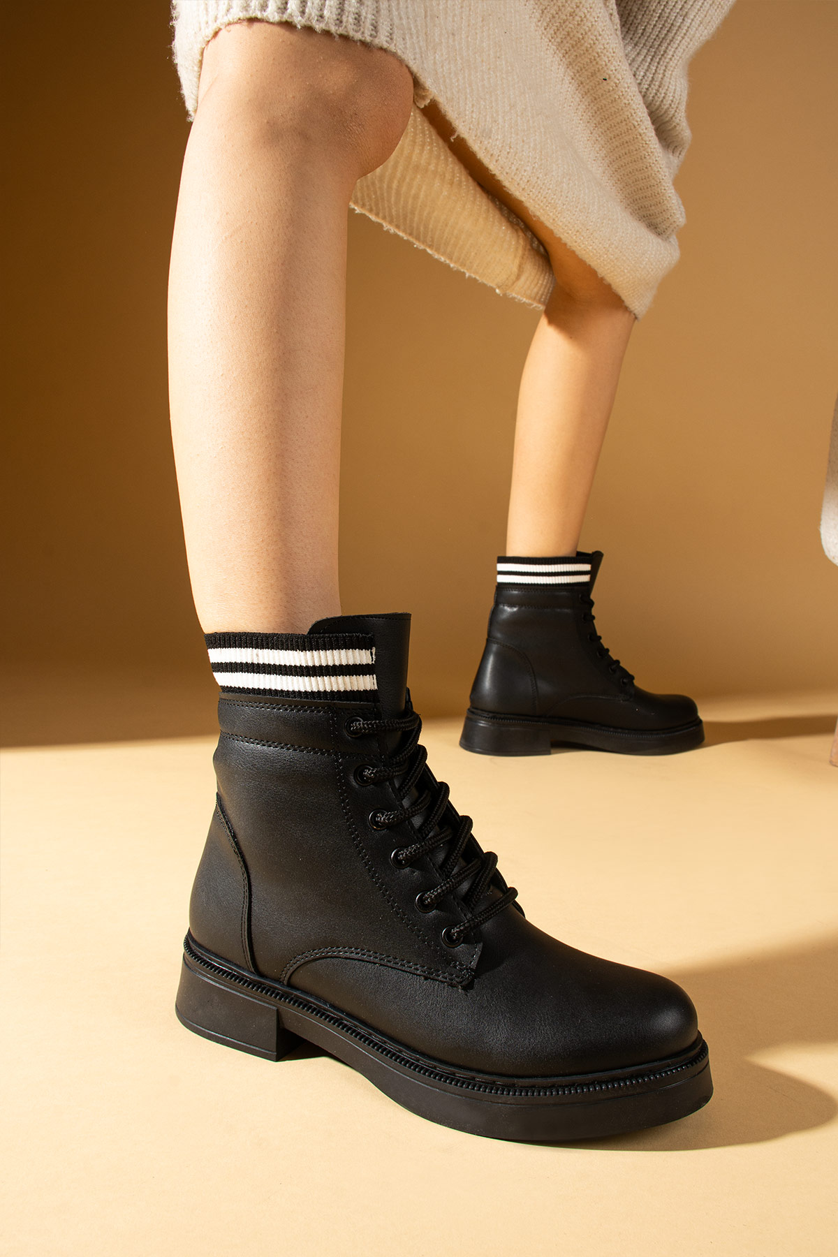 Rahat Taban Bağcıklı Sıcak Astar Kadın Bot 71-8050-24 Fiyatları | Flo