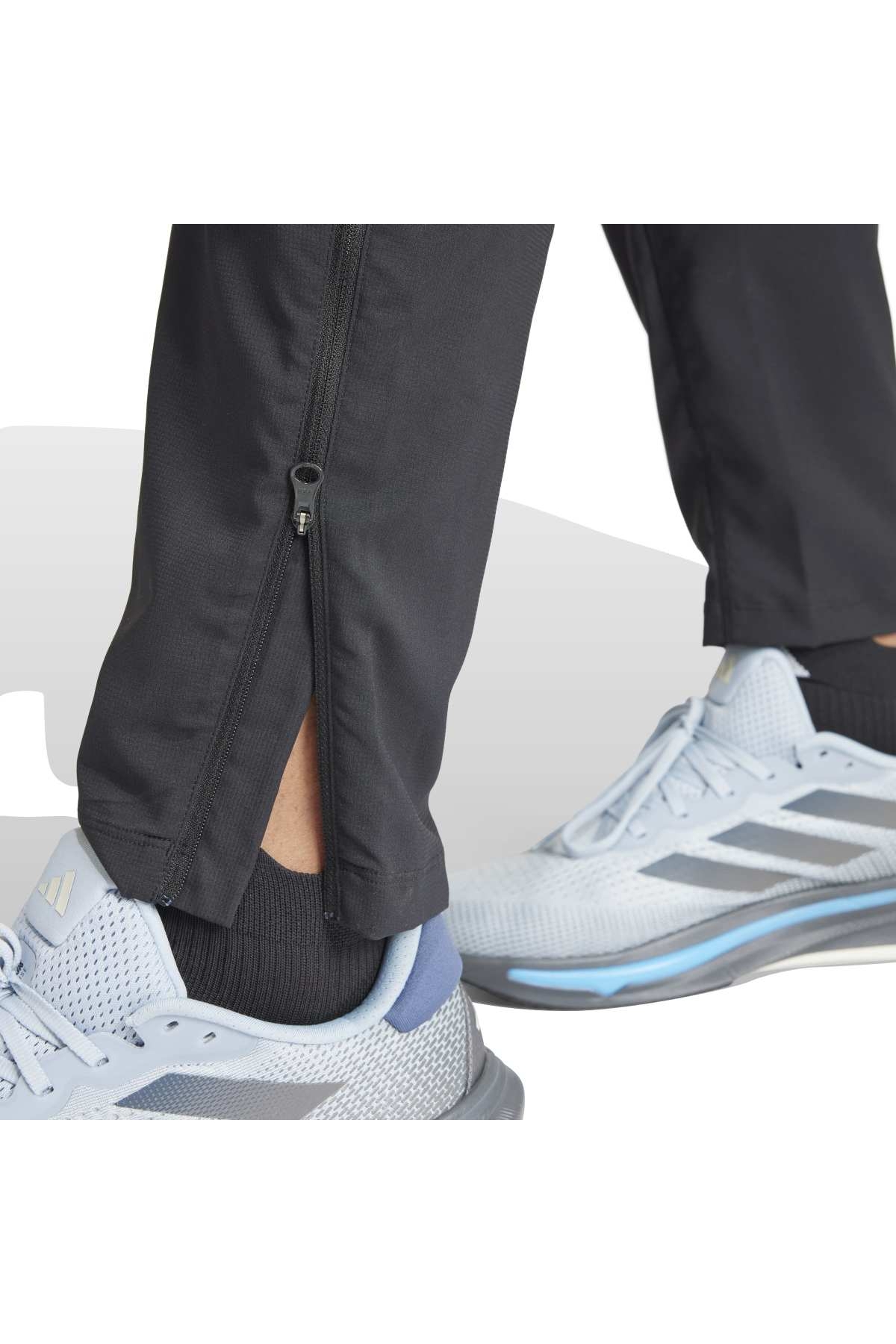 Own The Run Essentials 3 Stripes Erkek Siyah Eşofman Altı Fiyatları | Flo