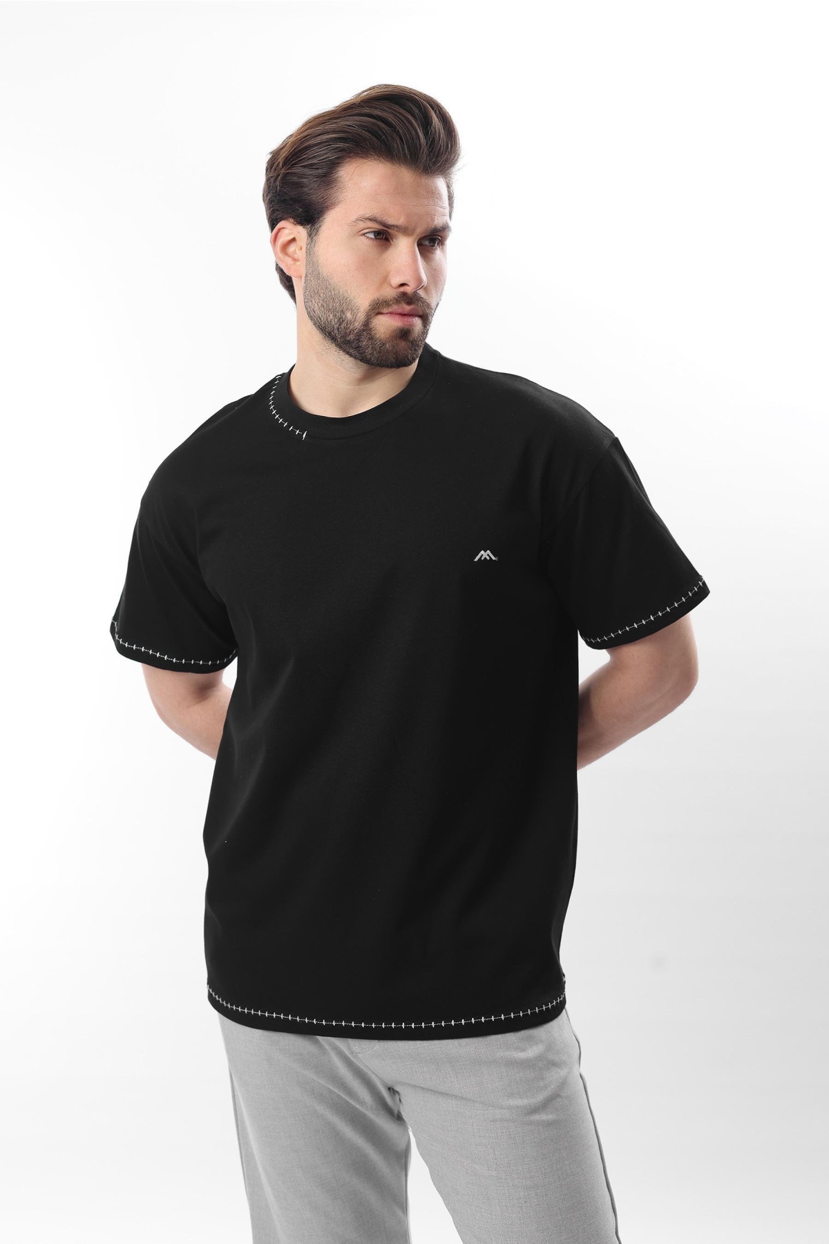 Siyah Nakış Detaylı Erkek T-shirt E7112 Fiyatları | Flo